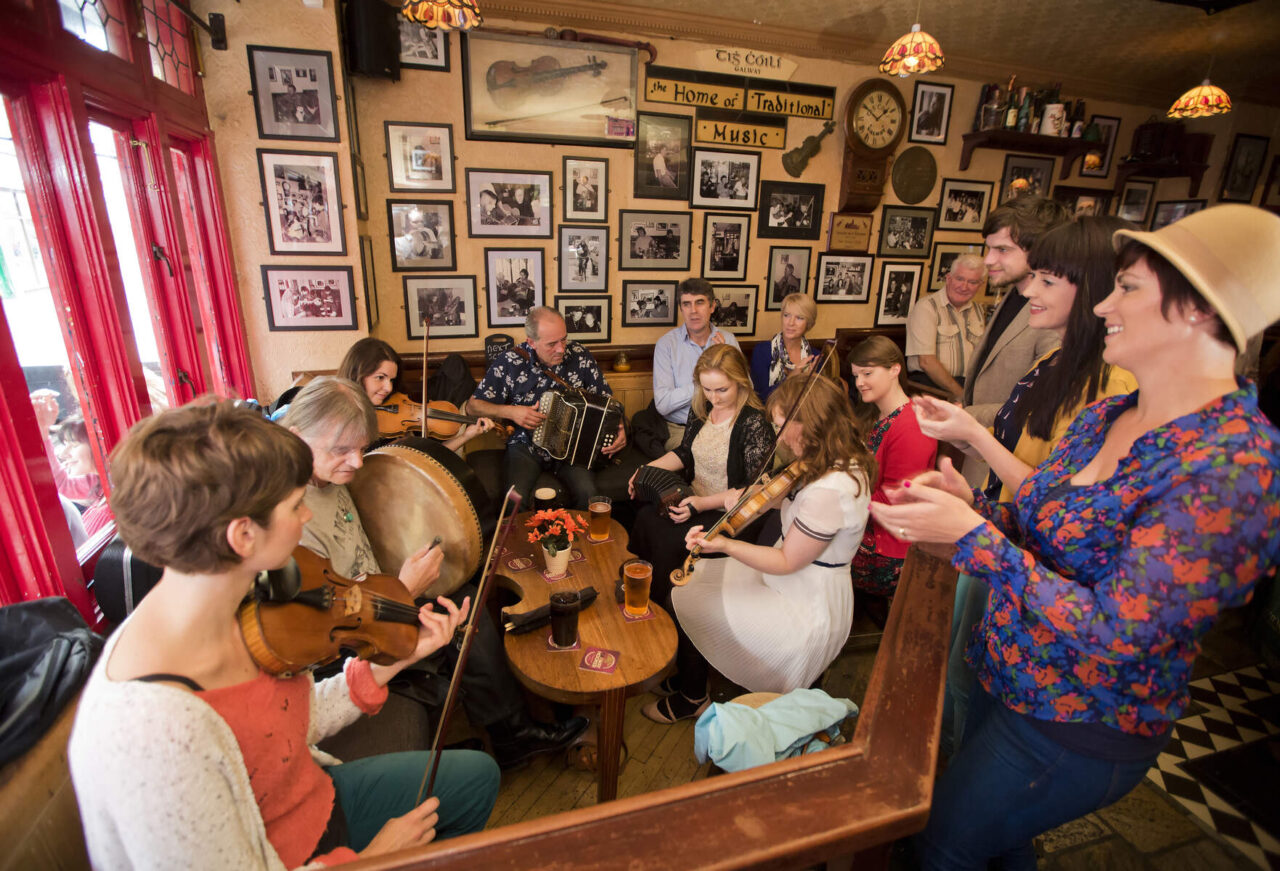 12 Pubs in the west of Ireland with traditional Irish music sessions ...